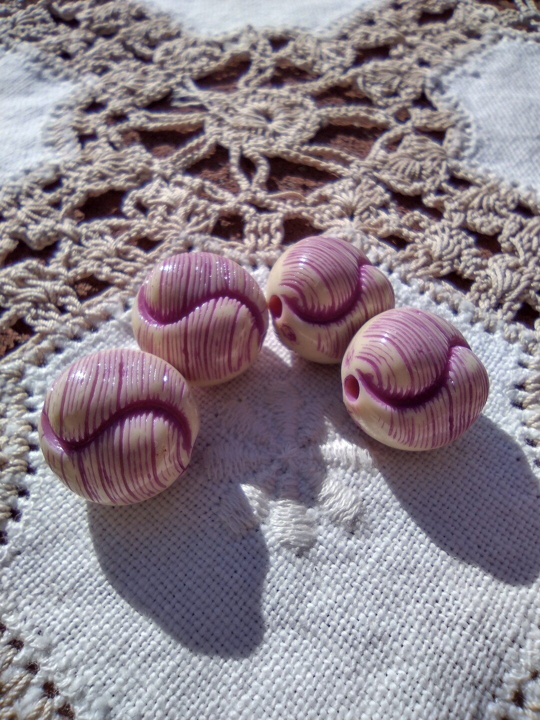 Burgundy Ivory Seashell Swirl Unique Vintage Lucite Beads - Etsy