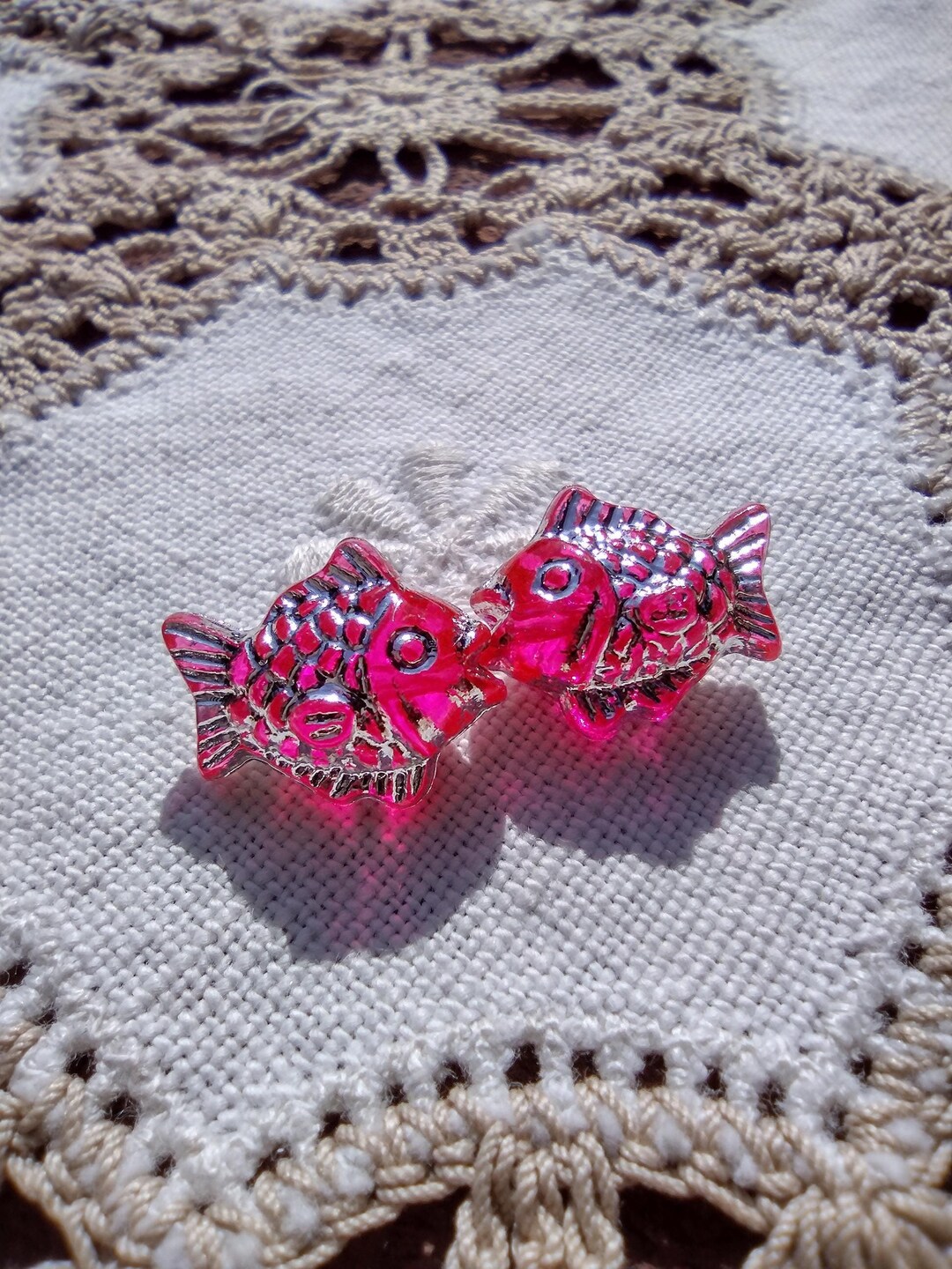 Dazzling Neon Watermelon Pink Iridescent Goldfish Vintage Acrylic Beads ...