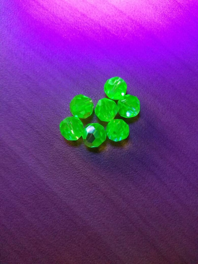 Peridot AB UV Reactive Vintage Swarovski Crystal Beads - Etsy