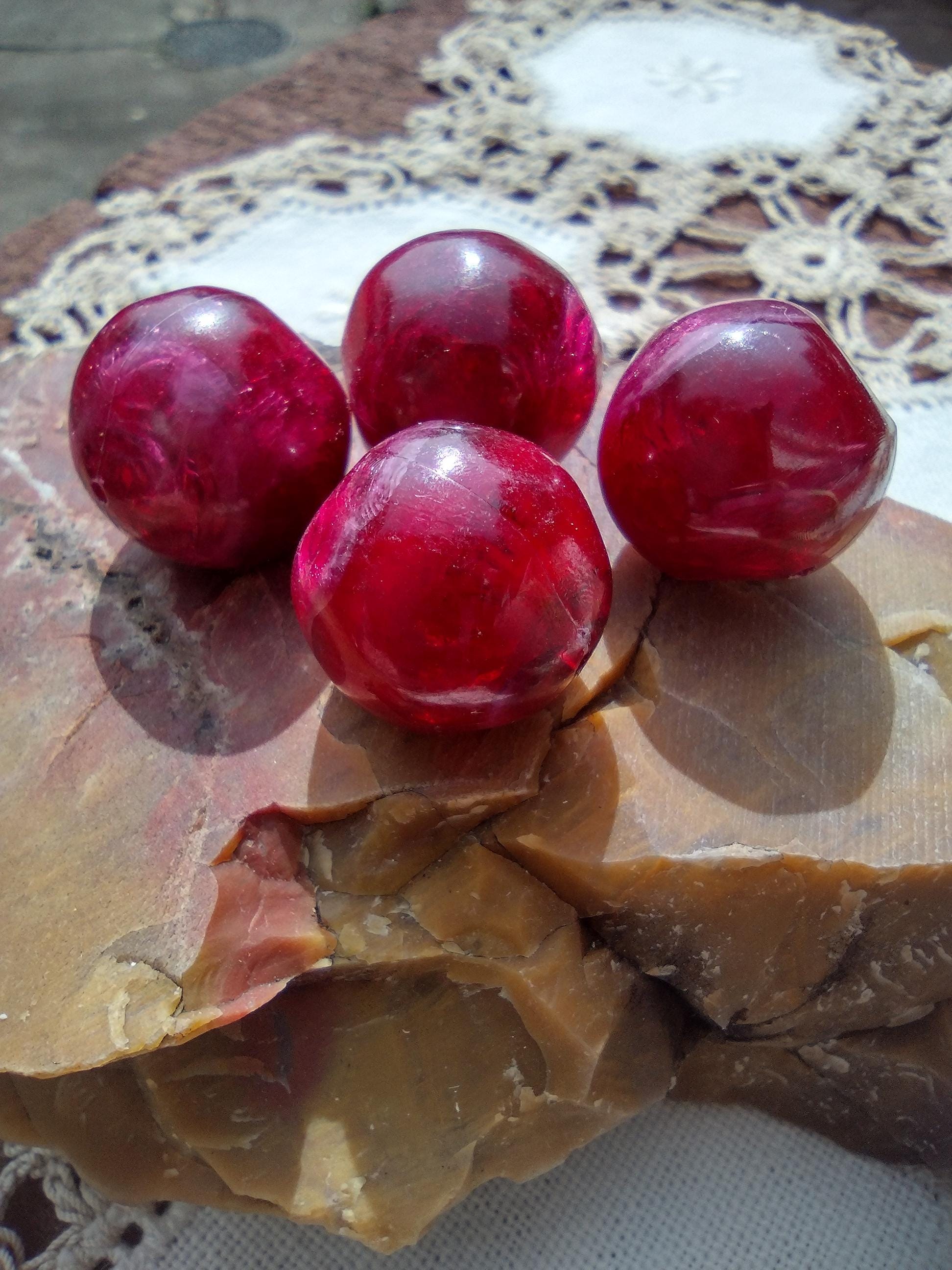 Gorgeous Deep Candy Apple Red Crimson Red Baroque Crackle Beads Vintage ...
