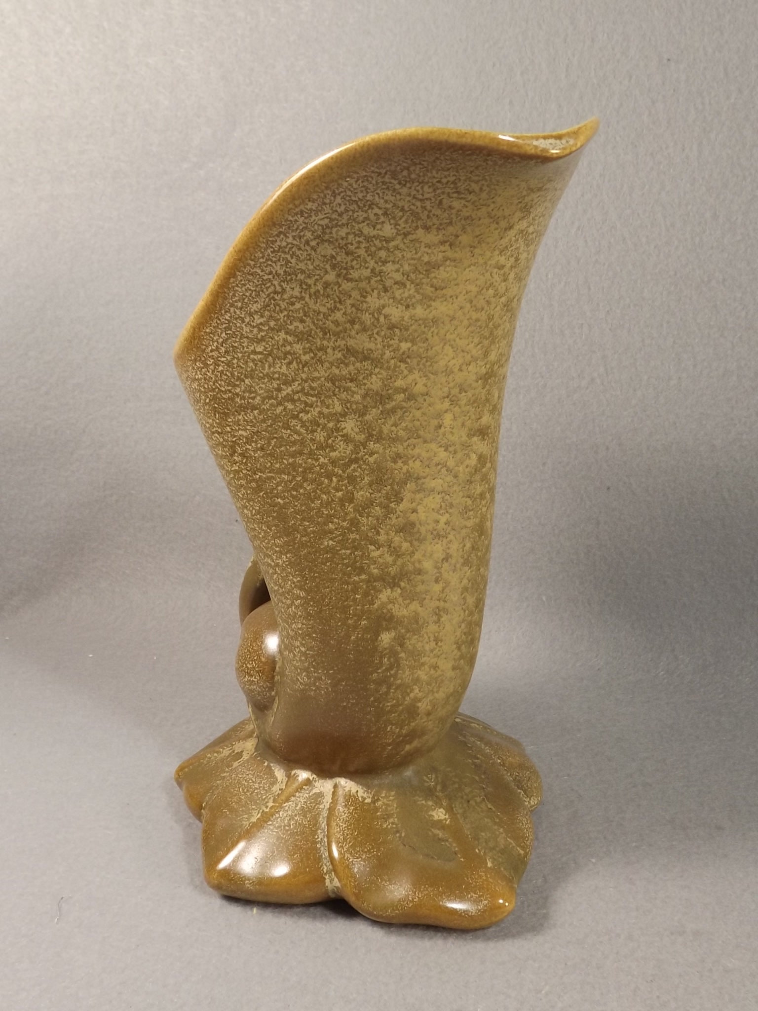 Red Wing 1356 Cornucopia Vase, Brown Spatter Speckle Glaze, Lime Green ...