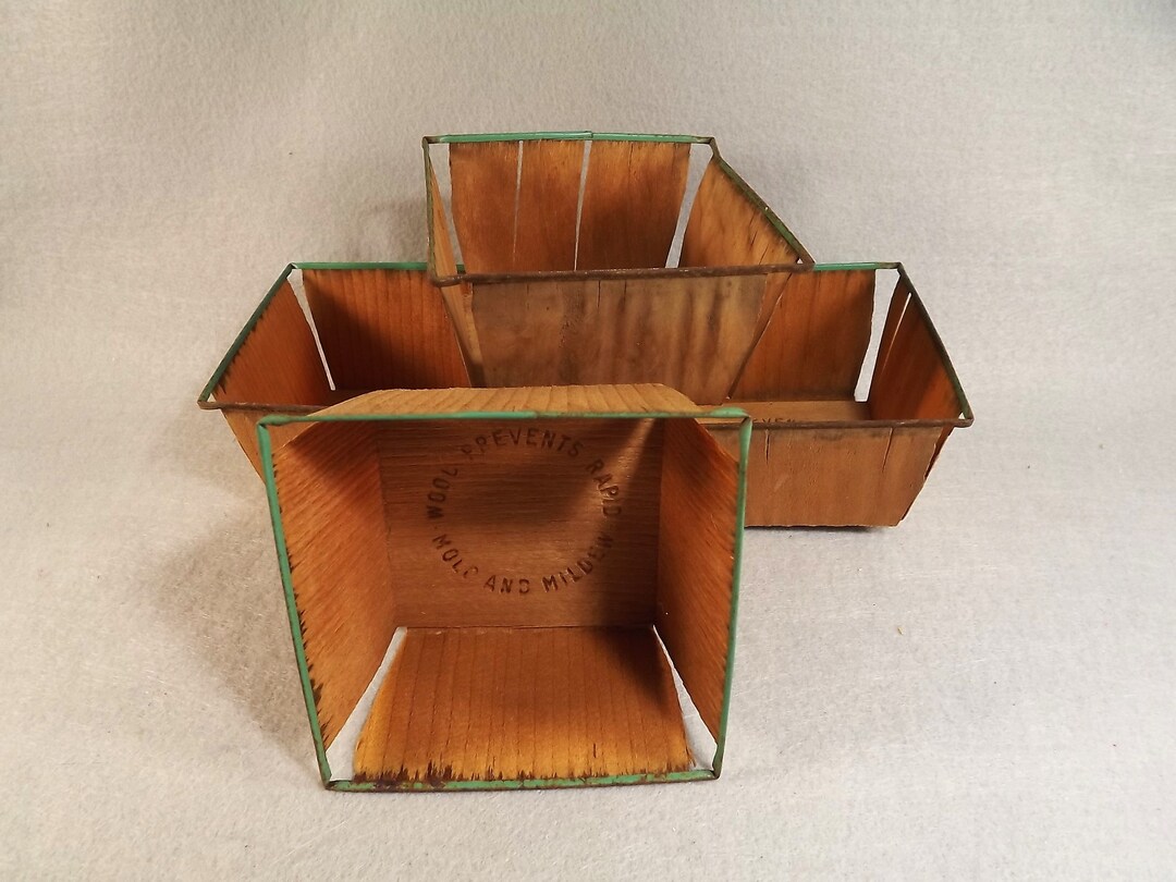 Vintage Berry Baskets Boxes, Set of 4, Split Wood, Green Metal Rim, Mid ...
