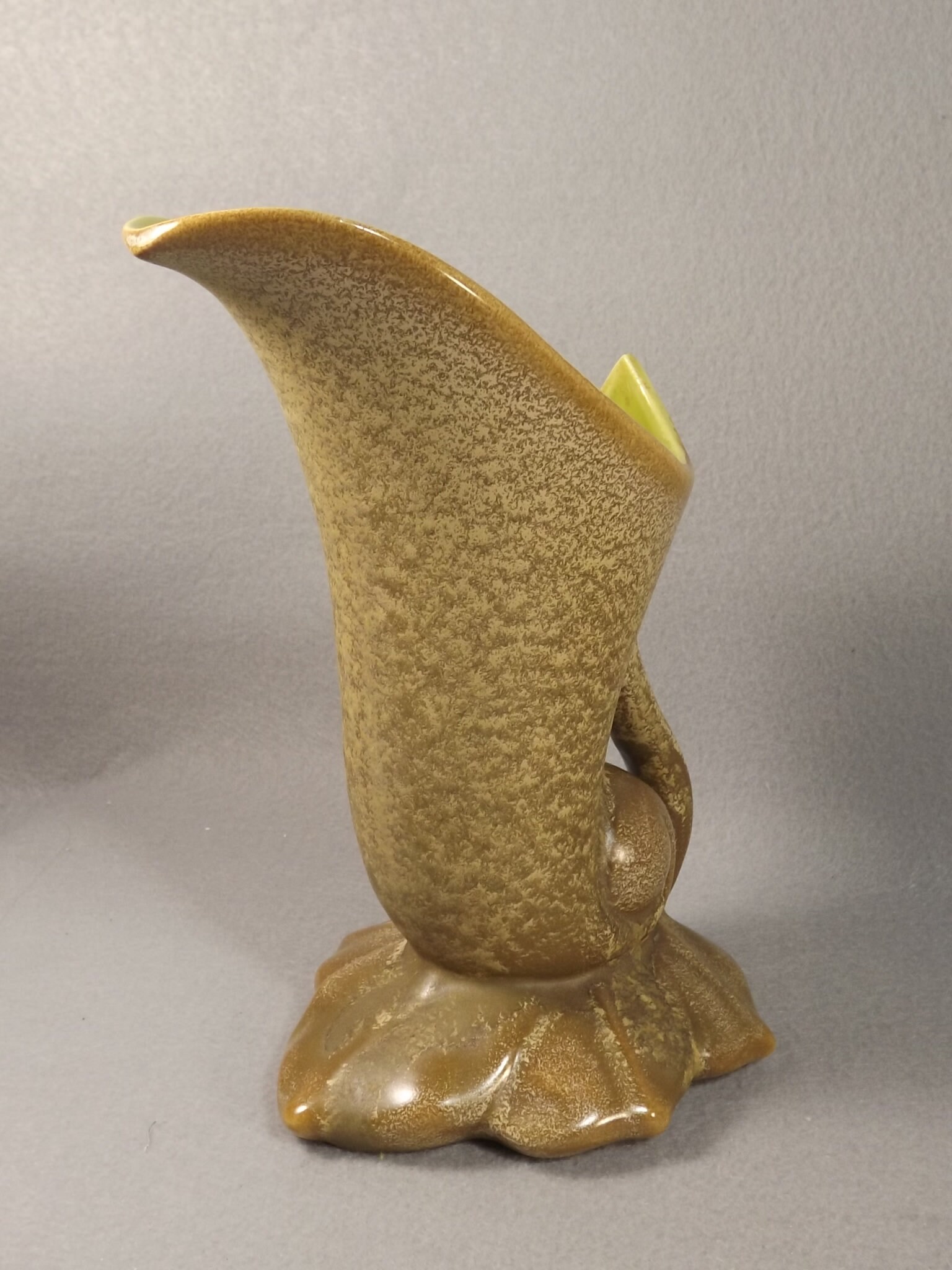 Red Wing 1356 Cornucopia Vase, Brown Spatter Speckle Glaze, Lime Green ...