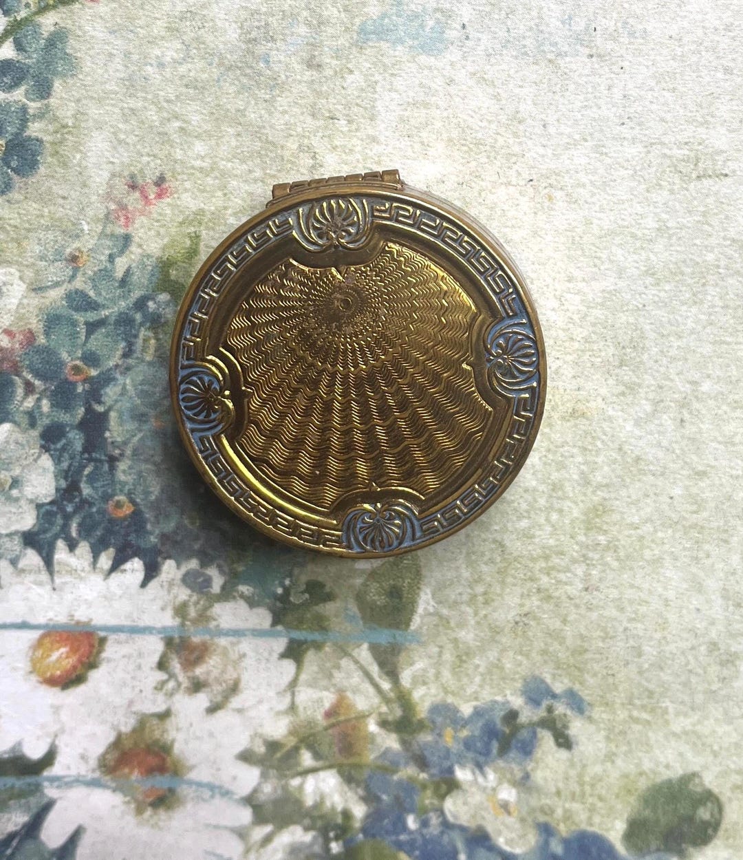 Antique Art Deco Karess Woodworth Rouge Compact With Mirror, Golden ...