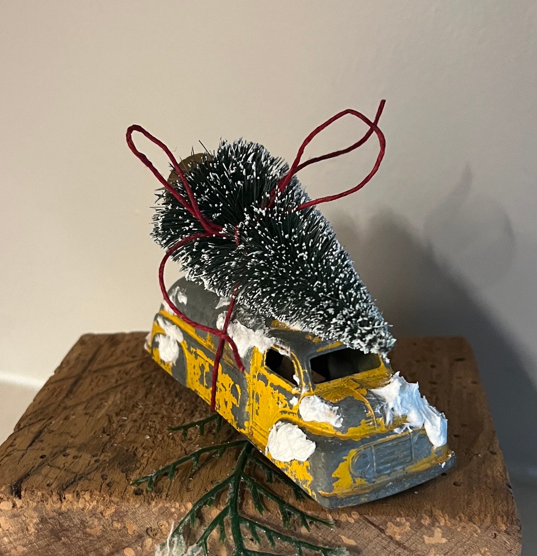 Vintage Tootsietoy Chicago USA Yellow Chippy Truck Altered Christmas ...