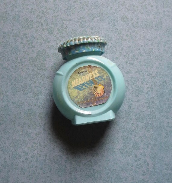 Vintage AVON "Nearness" Powder Sachet Light Blue Glas… - Gem
