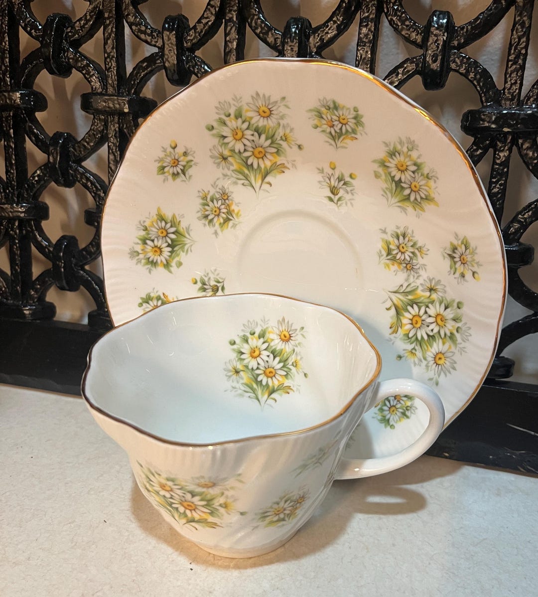 Vintage Queen's English Fine Bone China Daisy Tea Cup and Saucer With ...