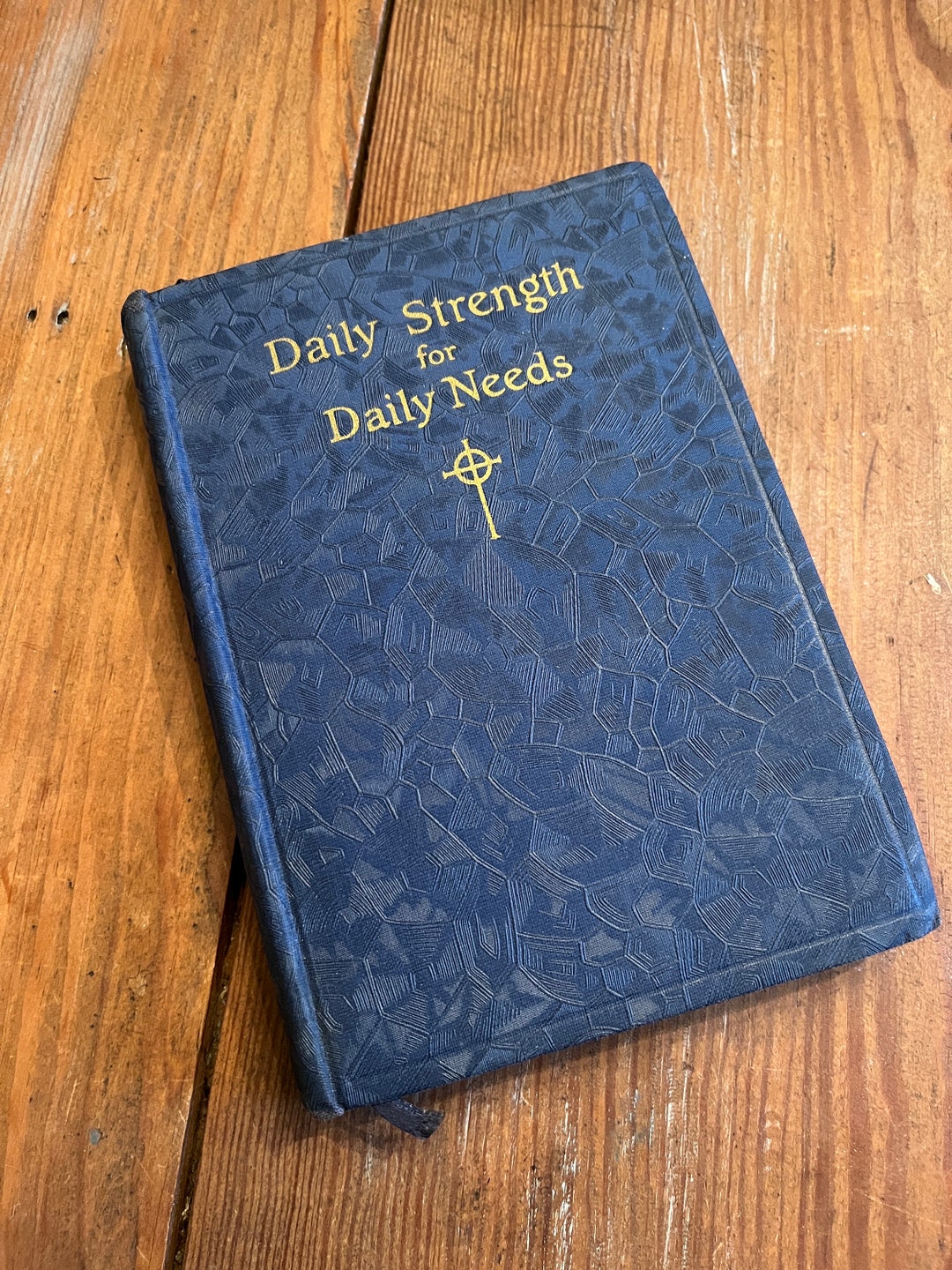 Vintage Daily Strength for Daily Needs Devotional, Memorial Edition ...