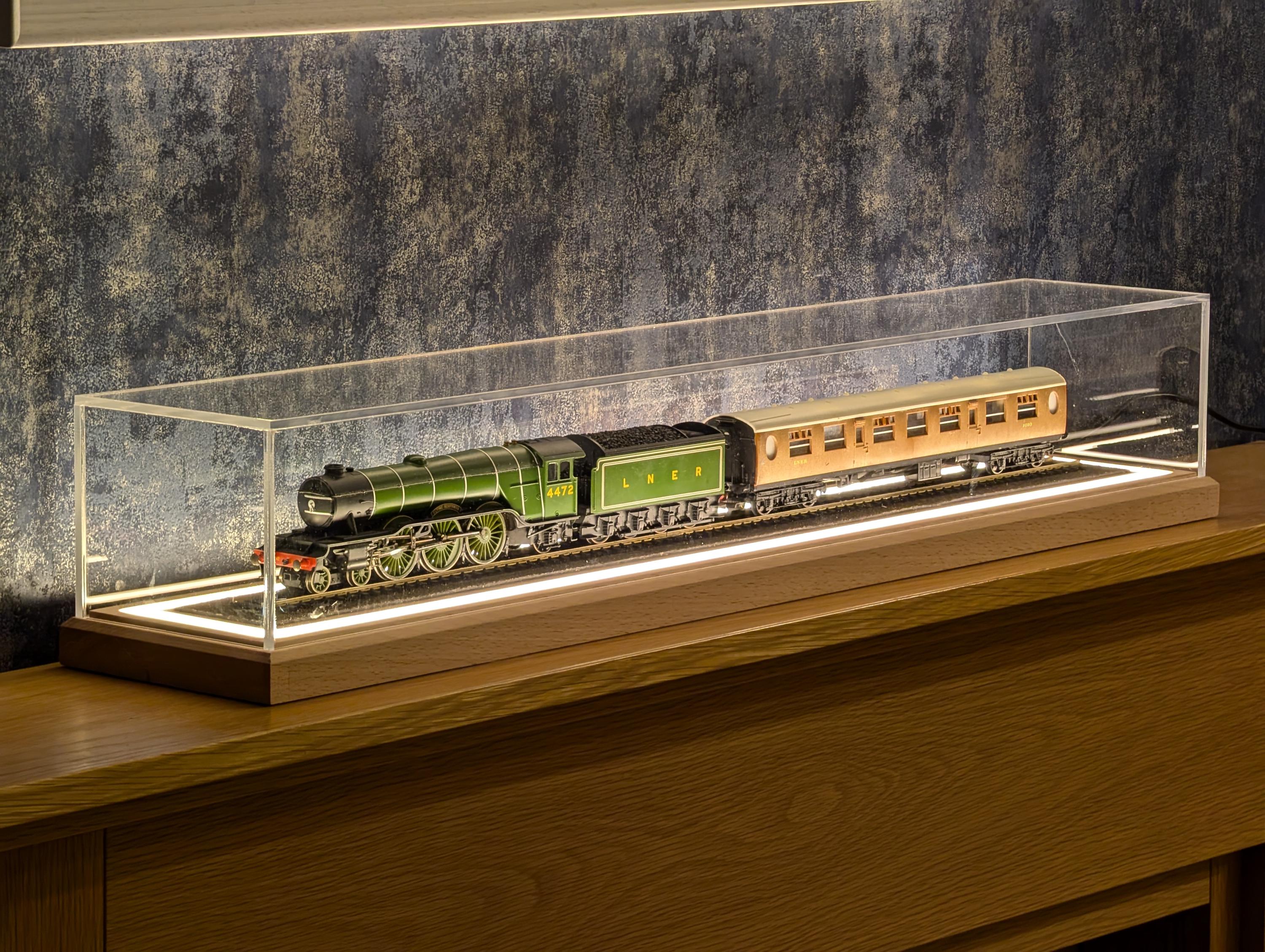600mm Model Train Display Case Illuminated - OO Gauge, HO Gauge, Model ...