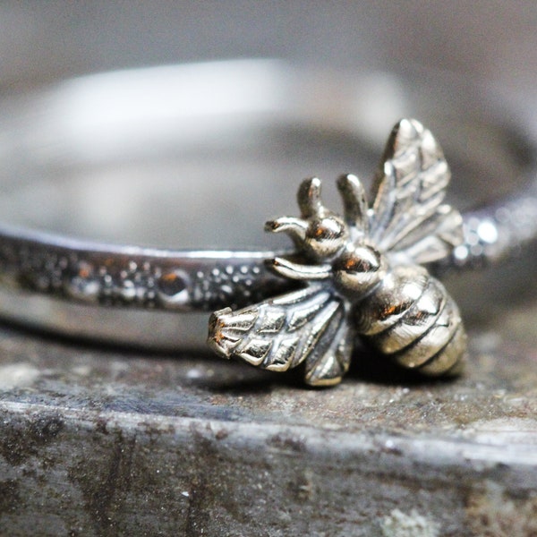 Bumble Bee Ring - Etsy