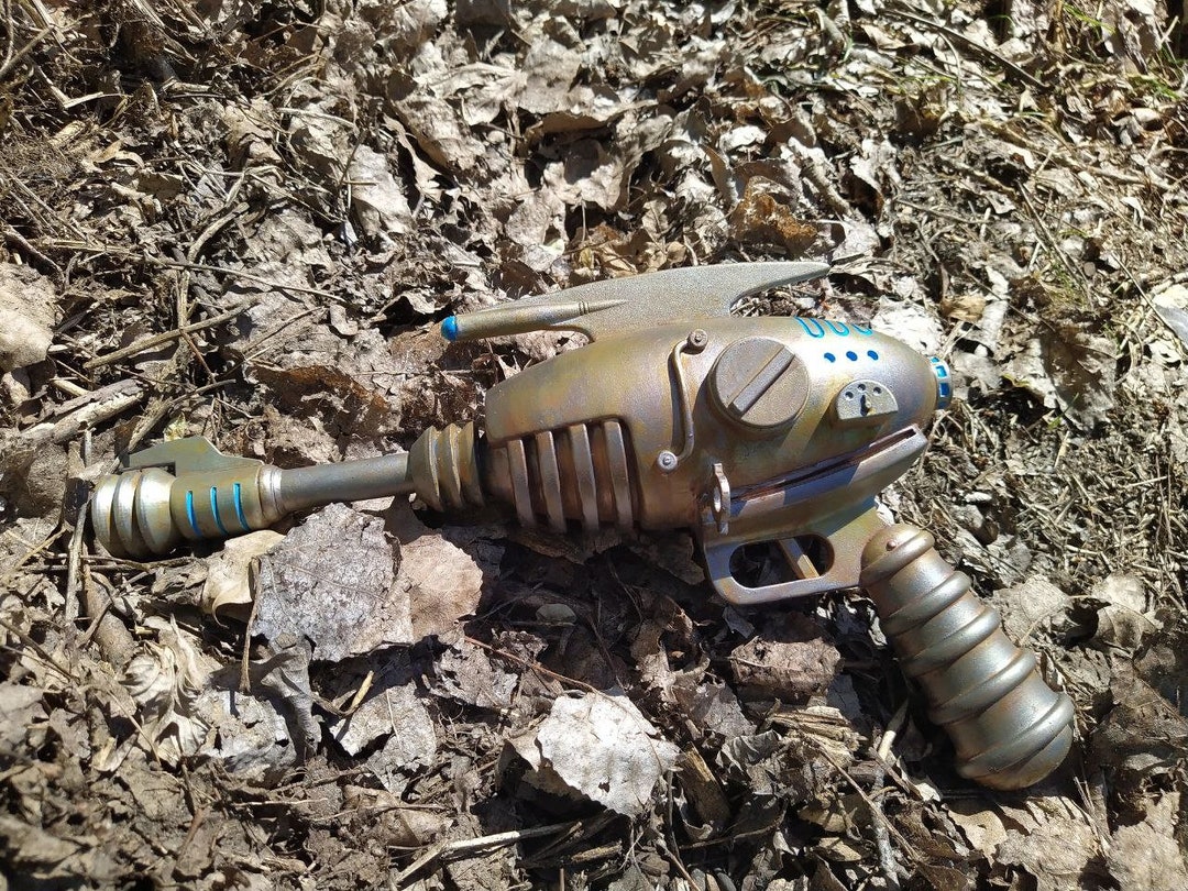 Alien Blaster, Fallout Cosplay, Firelance Blaster. Prop - Etsy
