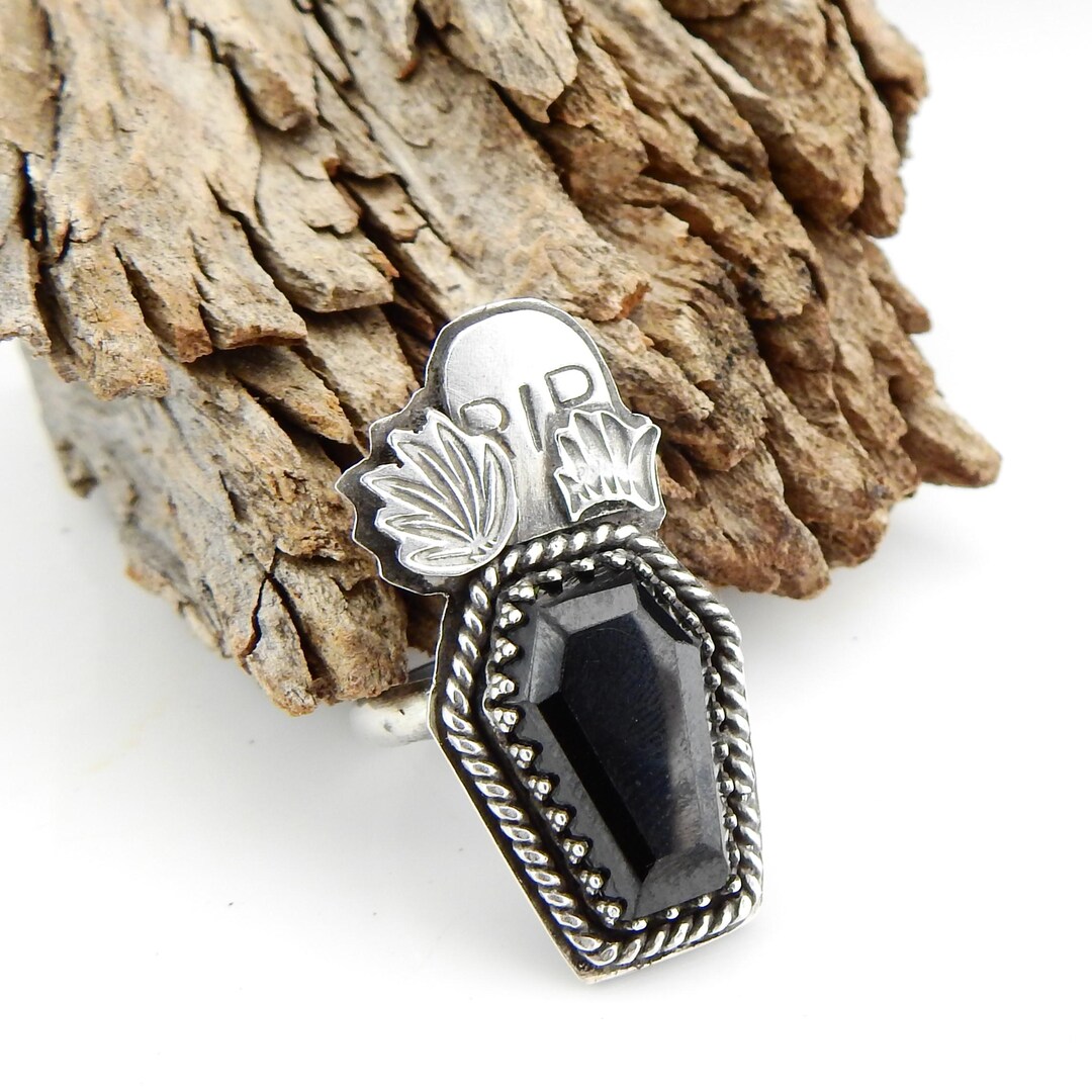 The Old Headstone Ring - Black Spinel Coffin in Sterling Silver - Size ...