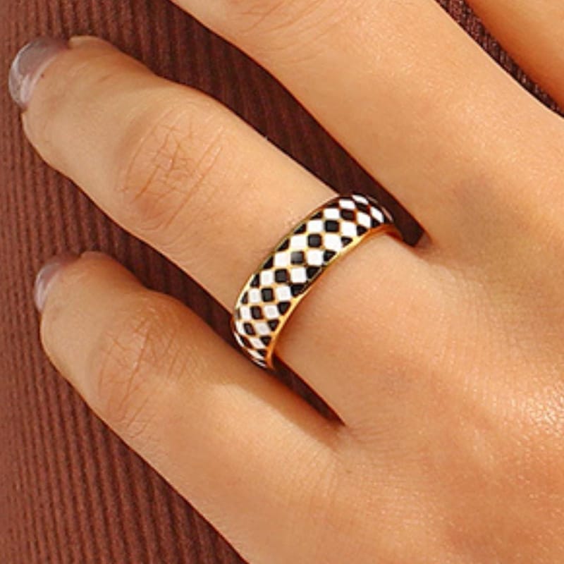 Black and White Ring - Etsy