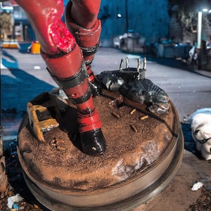 Deadpool Battle-ready Figure Collectible Statue – Handmade With Dynamic ...