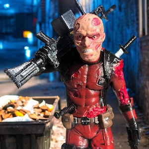 Deadpool Battle-ready Figure Collectible Statue – Handmade With Dynamic ...