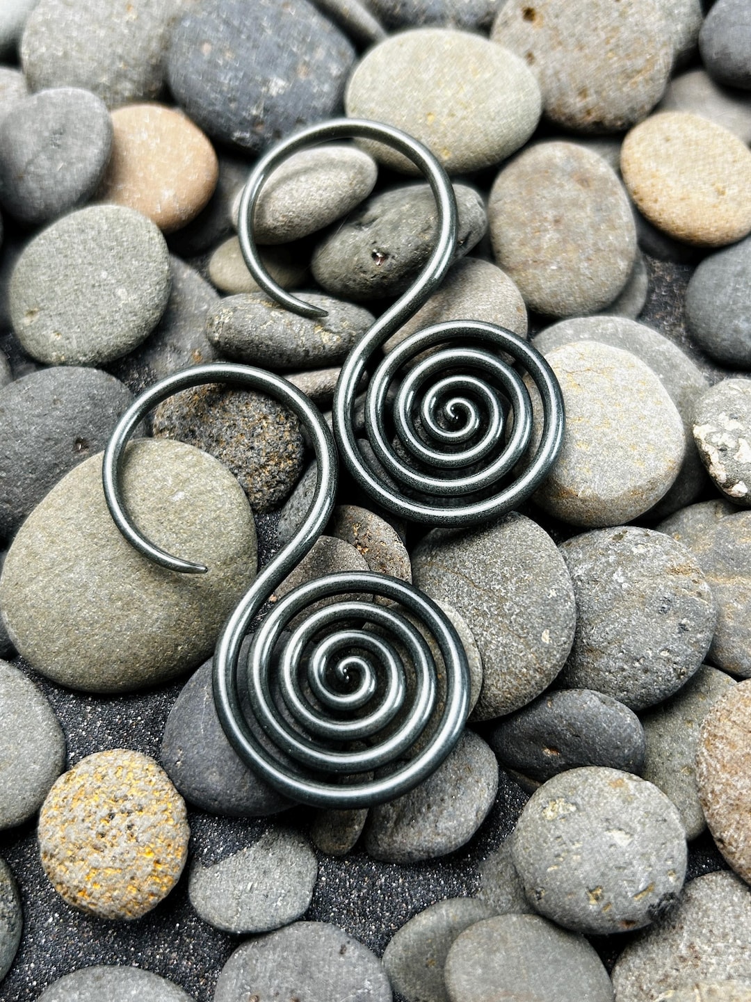 12G |unobtanium | Spiral Hoops | Gauged Glass Body Jewelry for ...