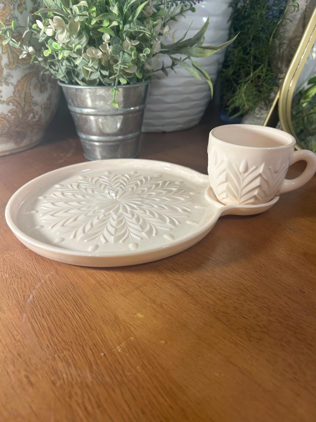 SHELL PINK Milk Glass Feather Jeanette Luncheon Snack Plate With Cup F ...