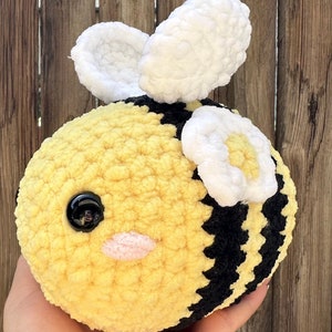Daisy Flower Bee Crochet Plush - Etsy