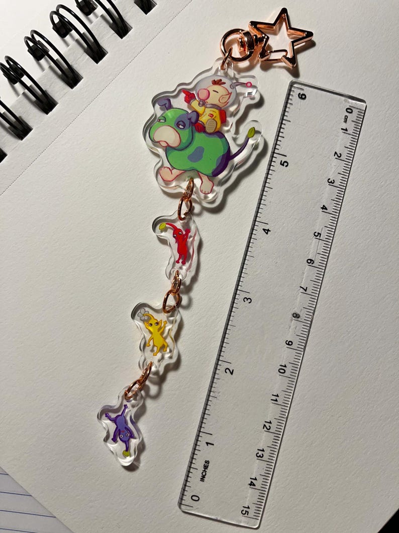 Pikmin Themed Keychain | Pikmin Charm | Olimar & Pikmin Keychain ...