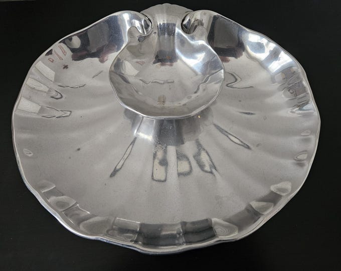 2 Piece Hors D’oeuvre Server With Scallop Design by Wilton Armetale ...