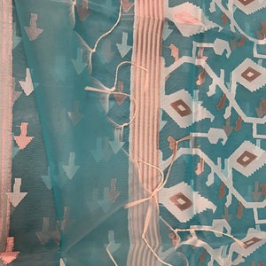 Light Blue Color Handwoven Muslin Saree With White and Rose Gold ...