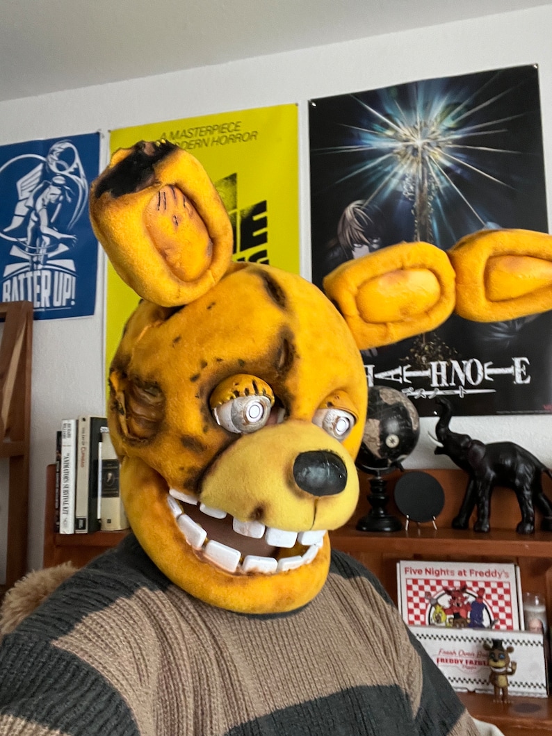 Réplica de cabeza de conejo amarillo de la película FNAF - Etsy España
