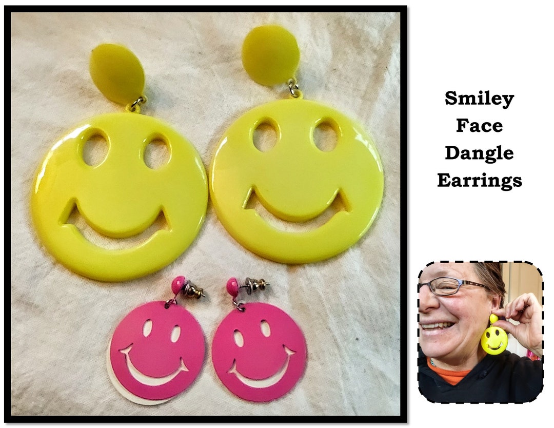2 Pair Vintage Smiley Face Dangle Earrings, Pink Metal and Yellow ...