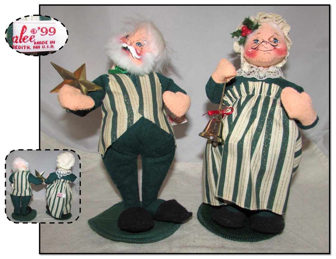 Pair Vintage 1999 Annalee Christmas Figures, Santa & Mrs Claus, Holding ...