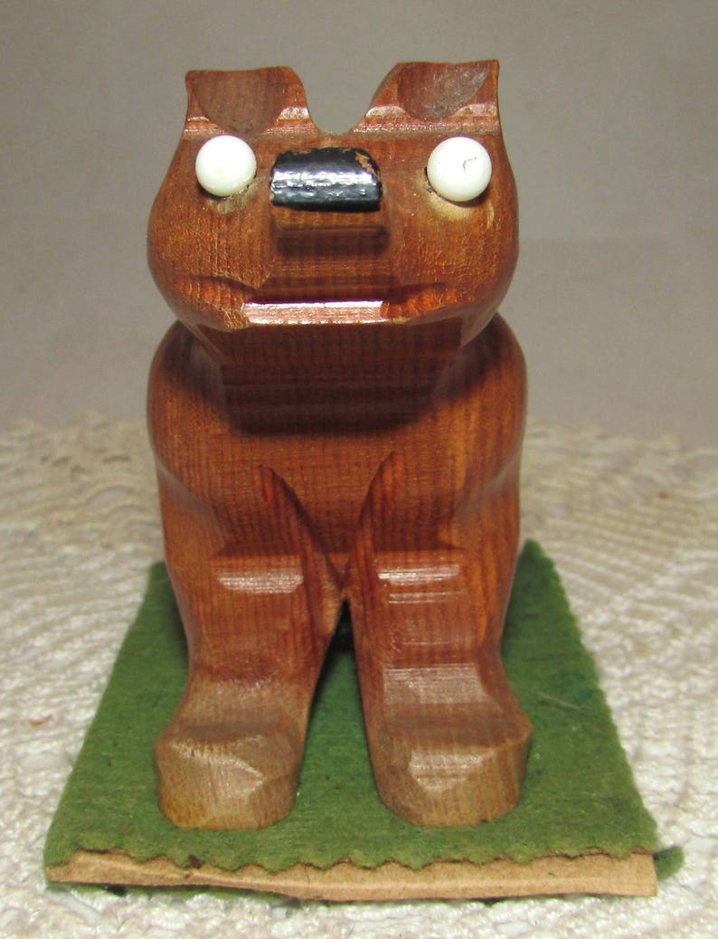 Vintage Carved Wood Bear With Bug Eyes Figurine Folkart - Etsy