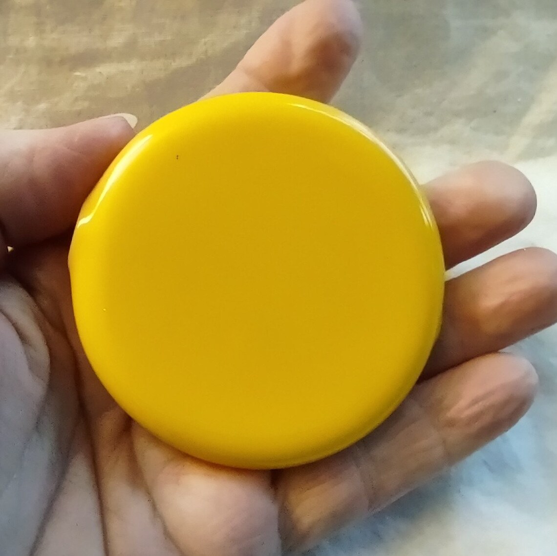 Vintage 70s Bright Yellow Vinyl Pinch Coin Purse, Advertising ...