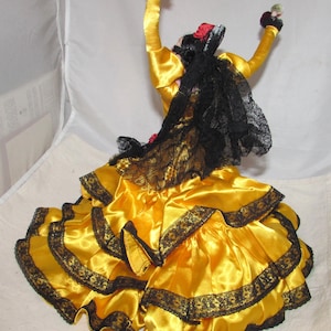 Vintage Spanish Flamenco Dancer Cloth Doll in Yellow Dress by Roldan ...