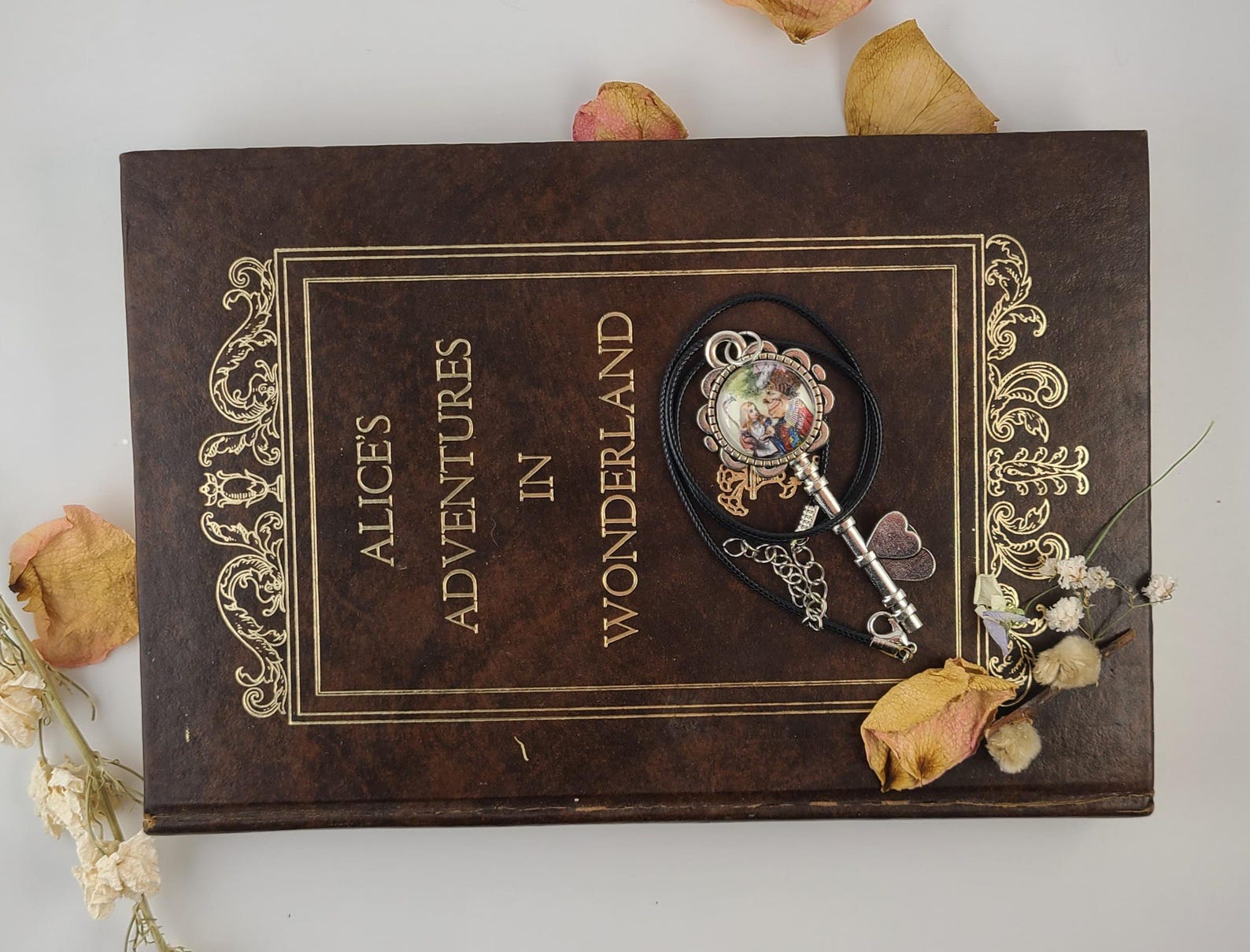 Handcrafted, Alice in Wonderland Through the Looking-glass, Key Charm ...
