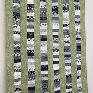 Dapper Quilt Pattern - an Eye-catching Quilt Pattern Using a Jelly Roll and Simple Machine ...