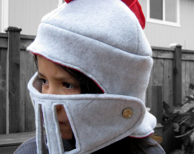 Knight's Helmet Red Plume LARGE - Etsy