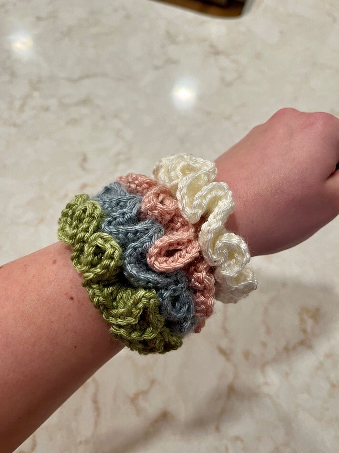 Crochet Ruffle Scrunchie - Etsy