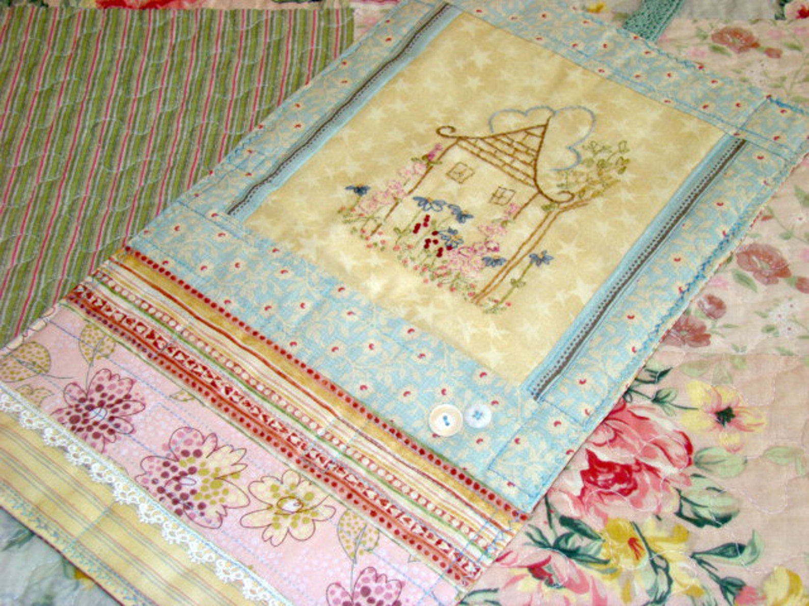 Cottage House Quilt Banner Hand Embroidery PDF Pattern Instant Download ...