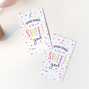 Looking Forward to a Sweet Year Tag, Printable First Day of School ...