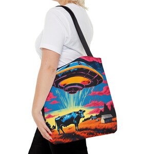 UFO Cow Abduction Tote Bag Beach Bag Gift for Conspiracy Theorists ...