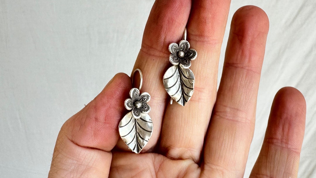 Silver Flower Earrings. 2339 - Etsy