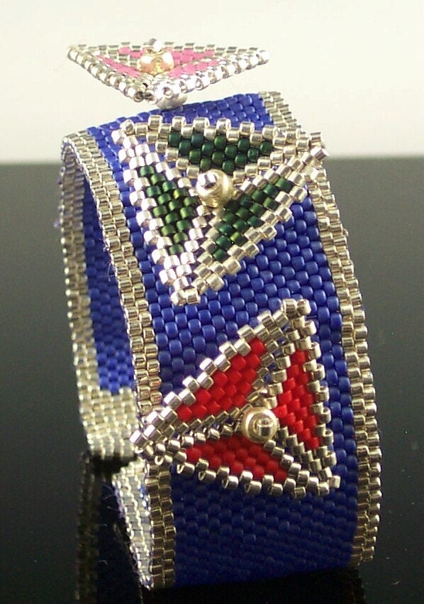 Triangle Twister Bracelet - Etsy