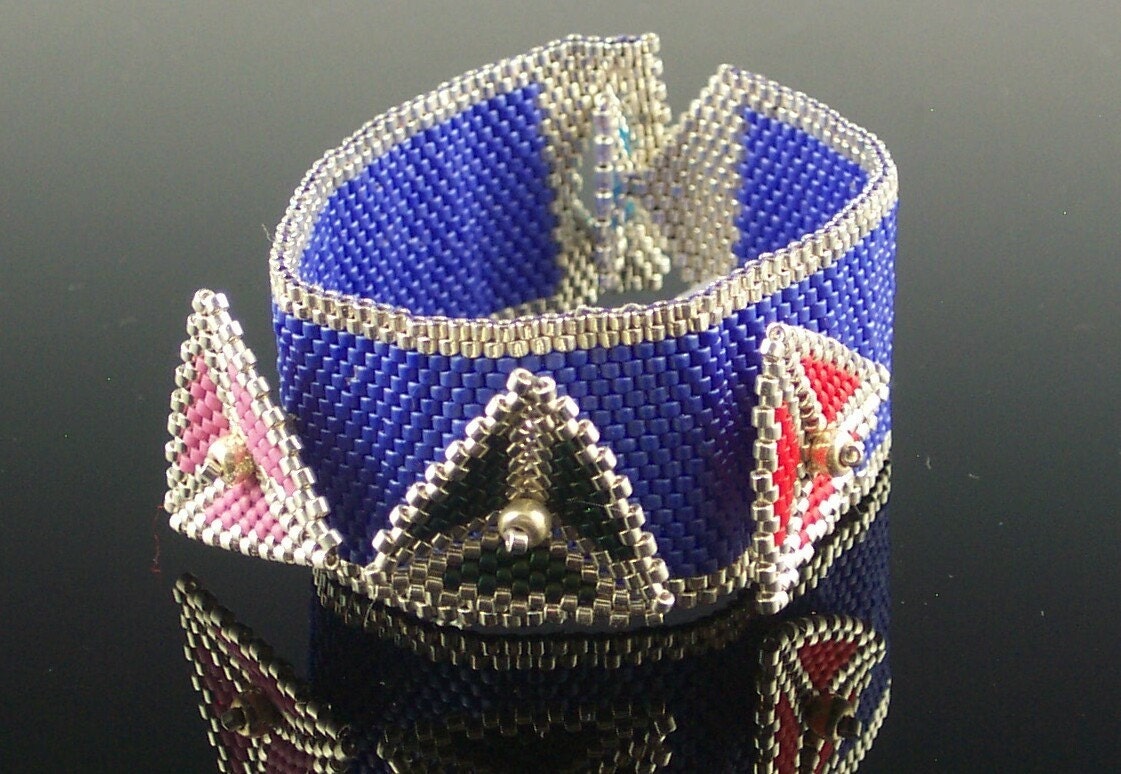 Triangle Twister Bracelet - Etsy