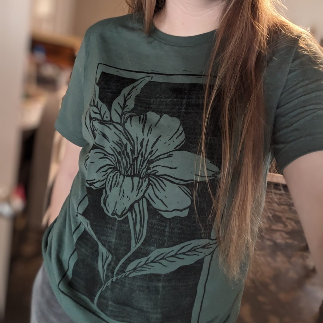 Hand Printed Graphic Tee Flowers - Etsy