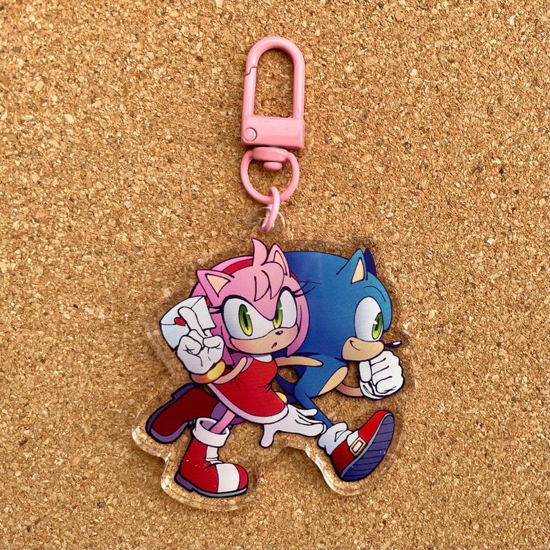 Sonic Charm: Amy and Sonic - Etsy
