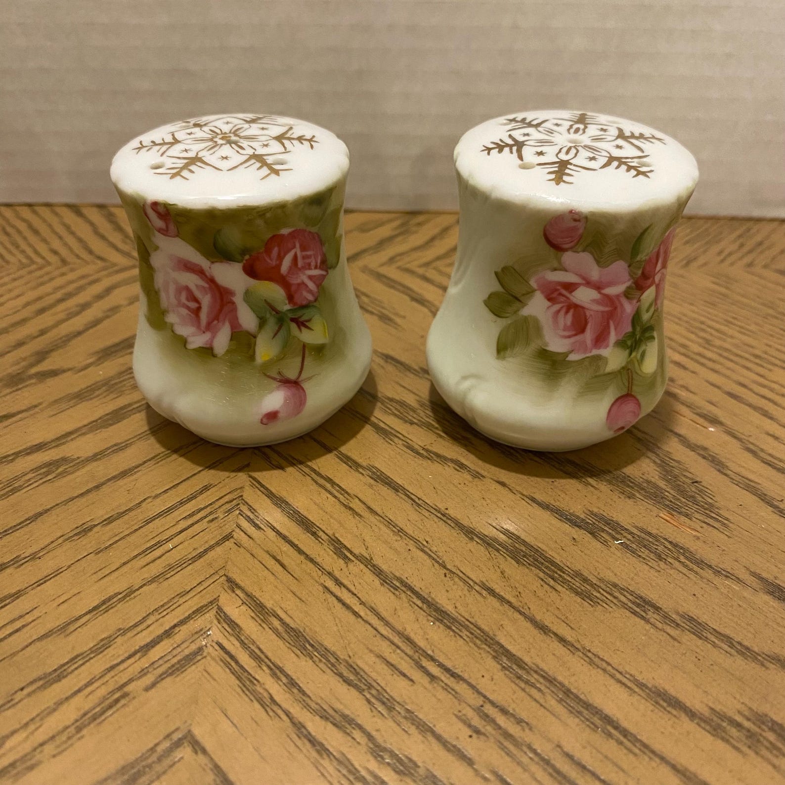 Lefton Heritage Green Salt and Pepper Shakers - Etsy