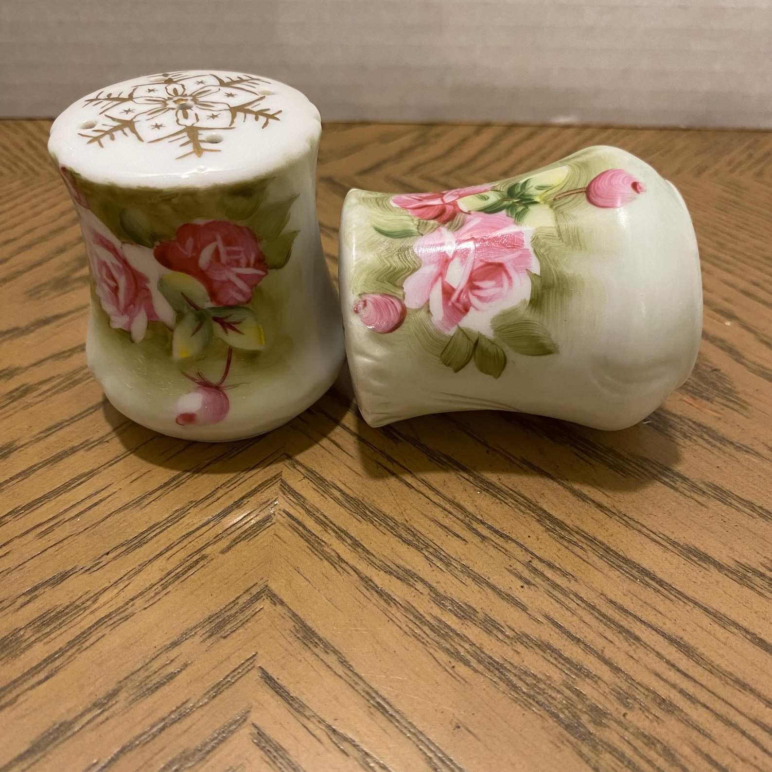 Lefton Heritage Green Salt and Pepper Shakers - Etsy