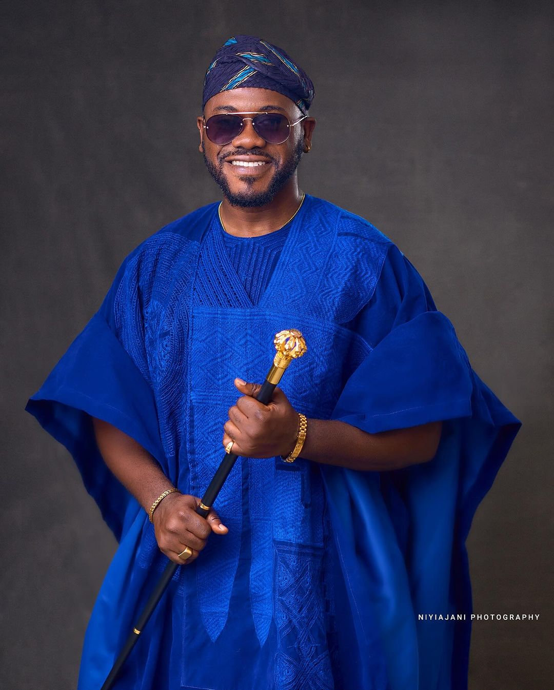 Regal African Mens Traditional Attire, Luxury Velvet Agbada Mens Outfit ...