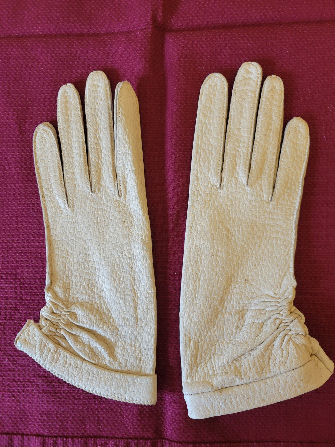 Vintage Unlined Leather Gloves in Off-white Pigskin - Etsy