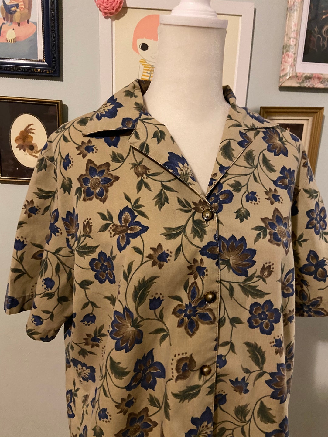 Vintage Beige Short Sleeve Blue Flower Shirt • by Paradise Bay - Etsy