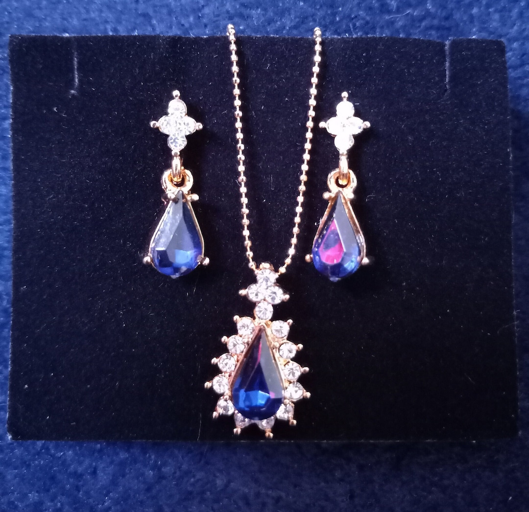 Avon Birthstone Teardrop Gift Set. September - Sapphire - Etsy