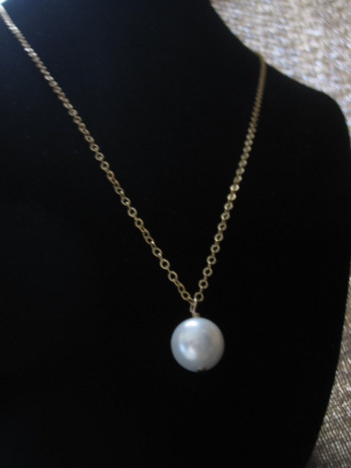 White South Sea Shell Based Pearl on Gold Chain - Etsy